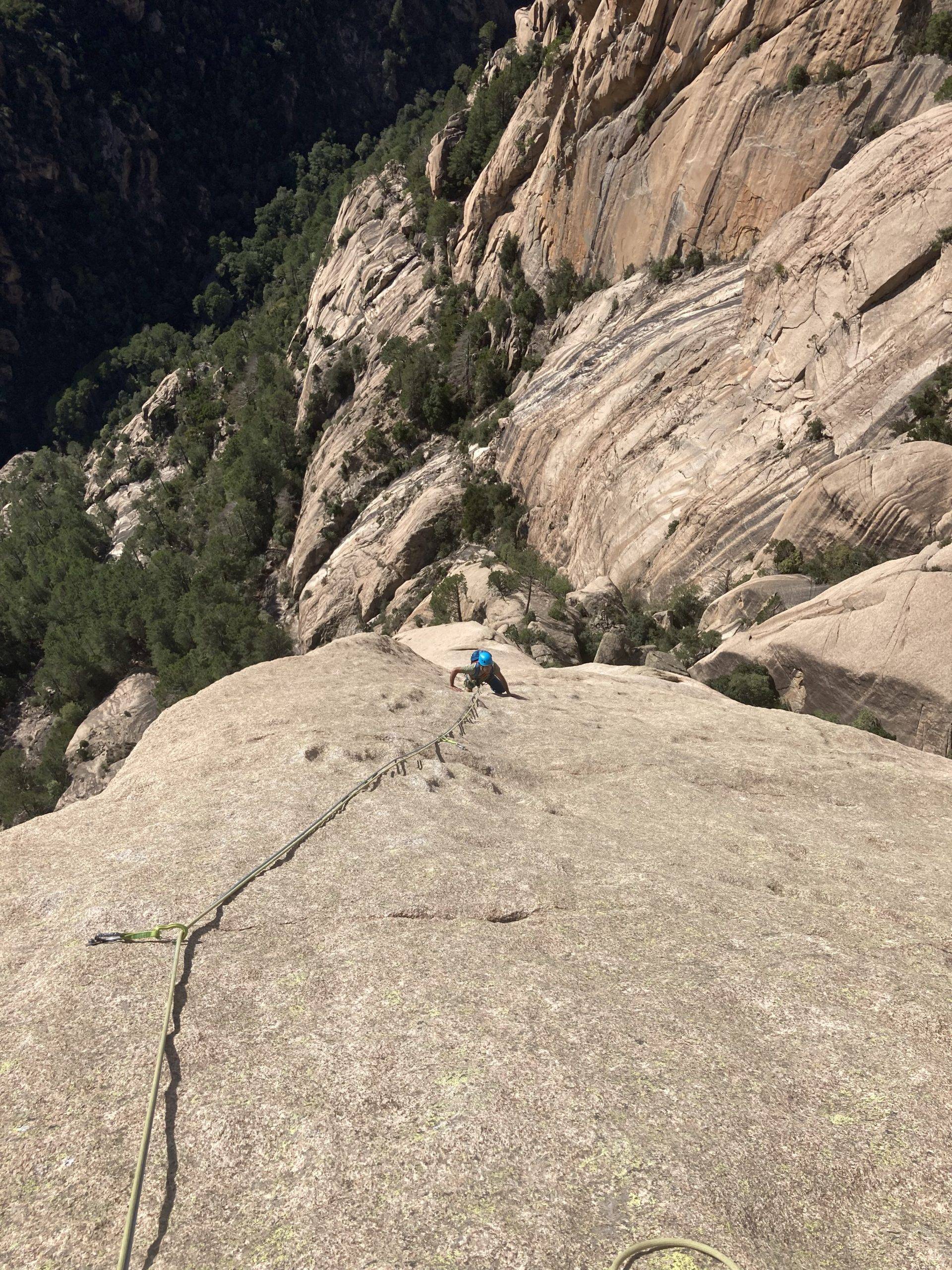 une voie des plus belle voie d escalade a Bavella